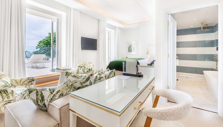 Sea View Suite with Terrace Bournemouth - THE NICI